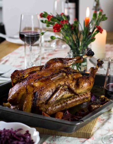 Martinigansl Recipe (Austrian roast goose) with chestnut and plums
