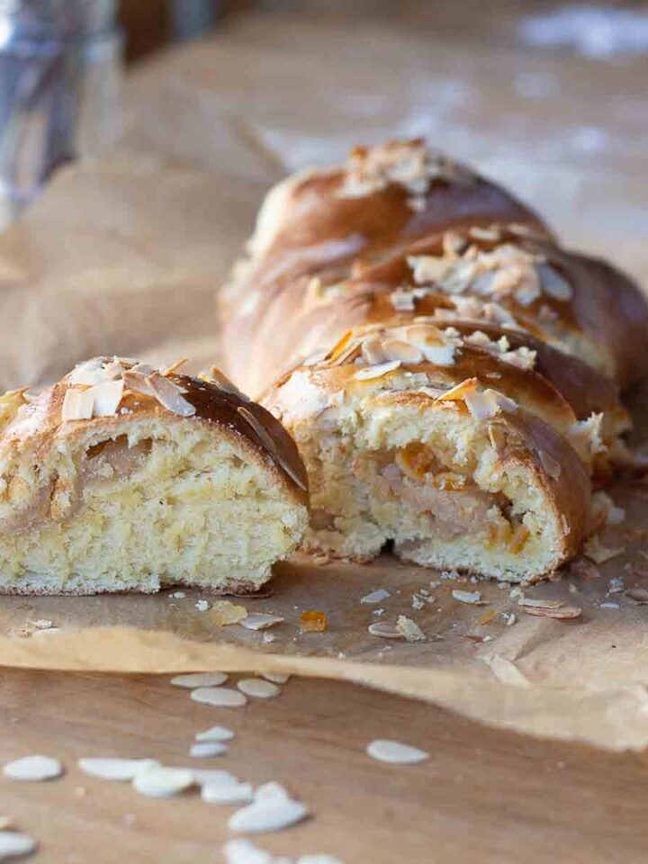 Osterstriezel Rezept aus Hefeteig (Germteig)